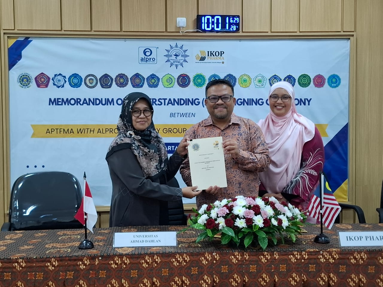 Penandatanganan Mou antara Fakultas Farmasi UAD dengan IKOP dan ALPRO ...